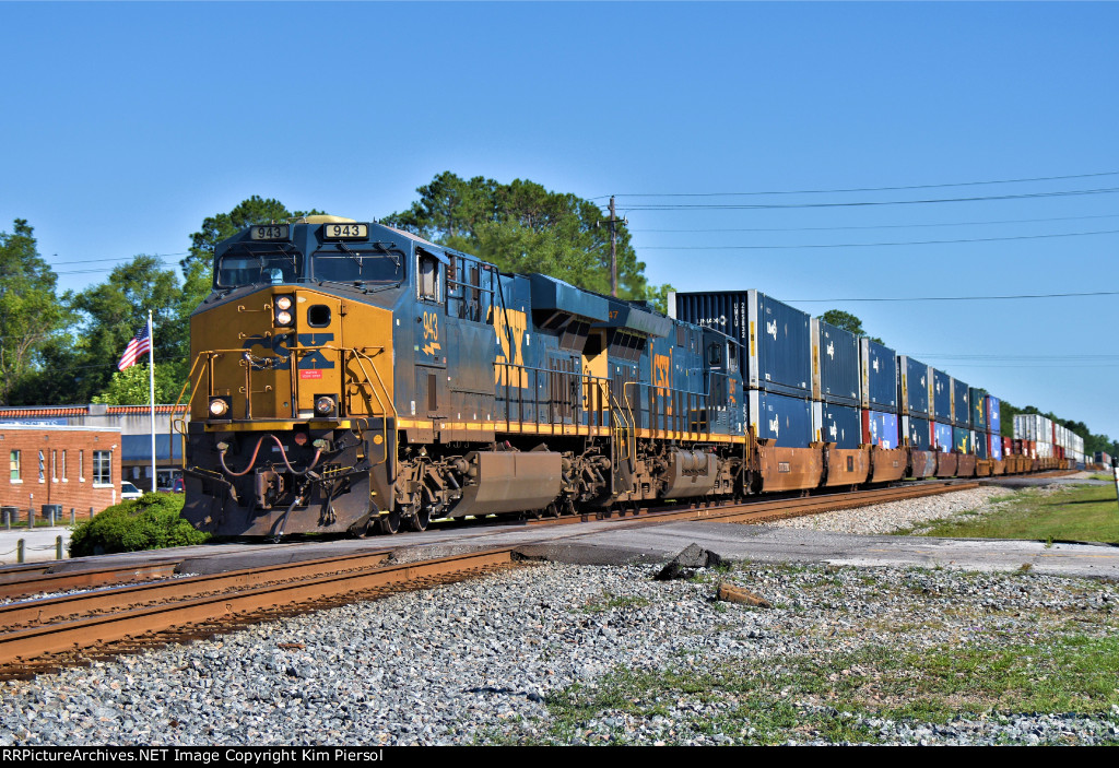 CSX 943